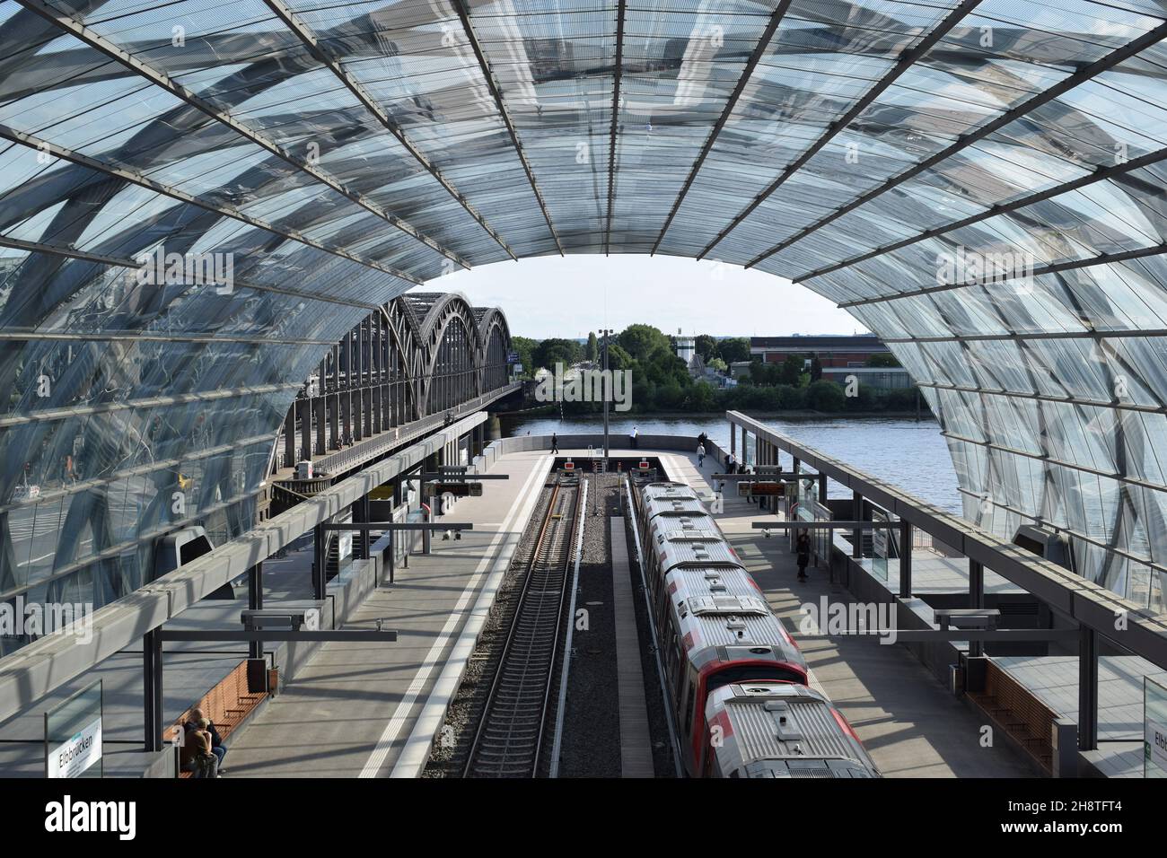 Under a railway arch hi-res stock photography and images - Alamy