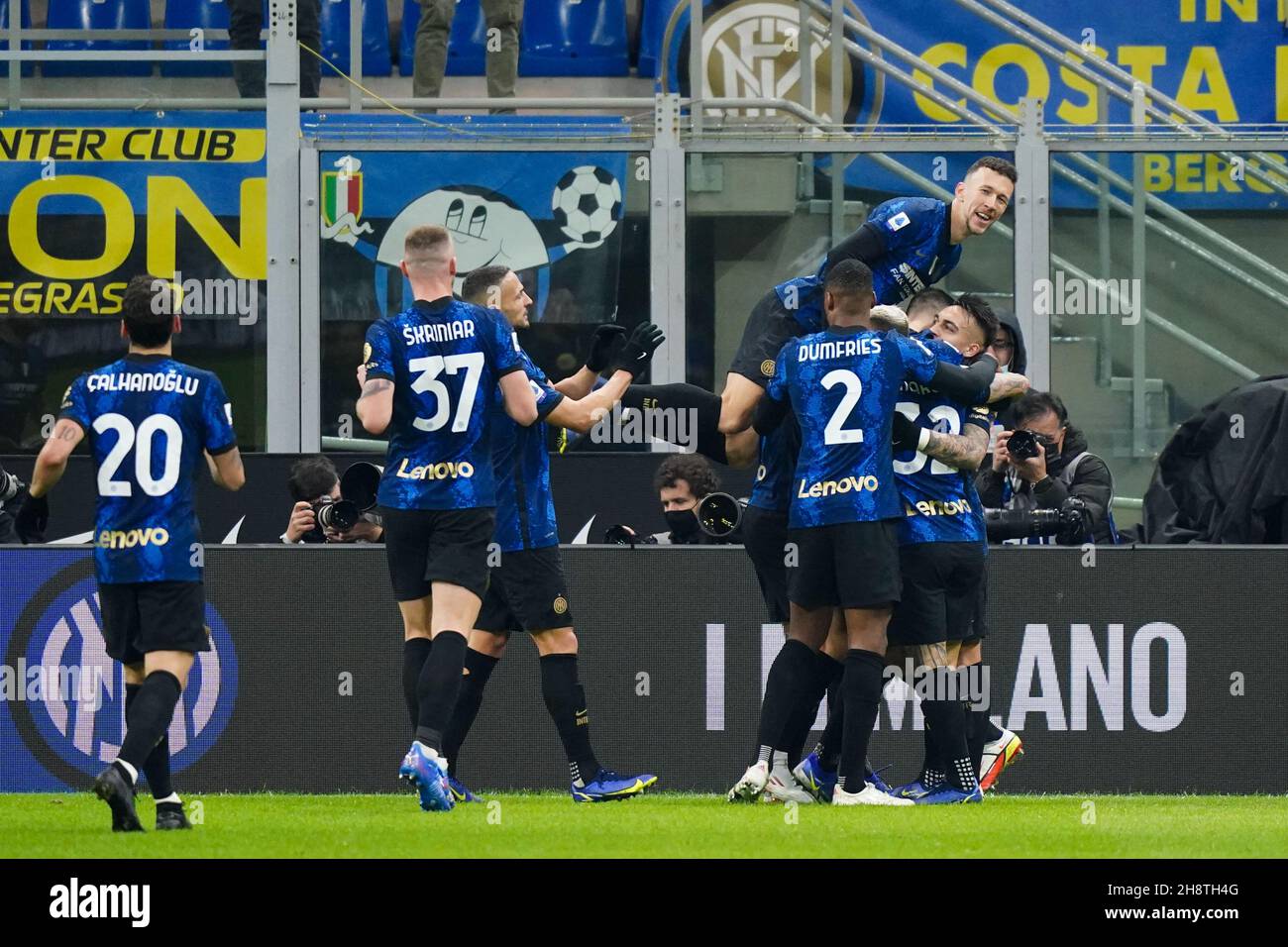 Inter milan celebrate 2021 hi-res stock photography and images - Alamy