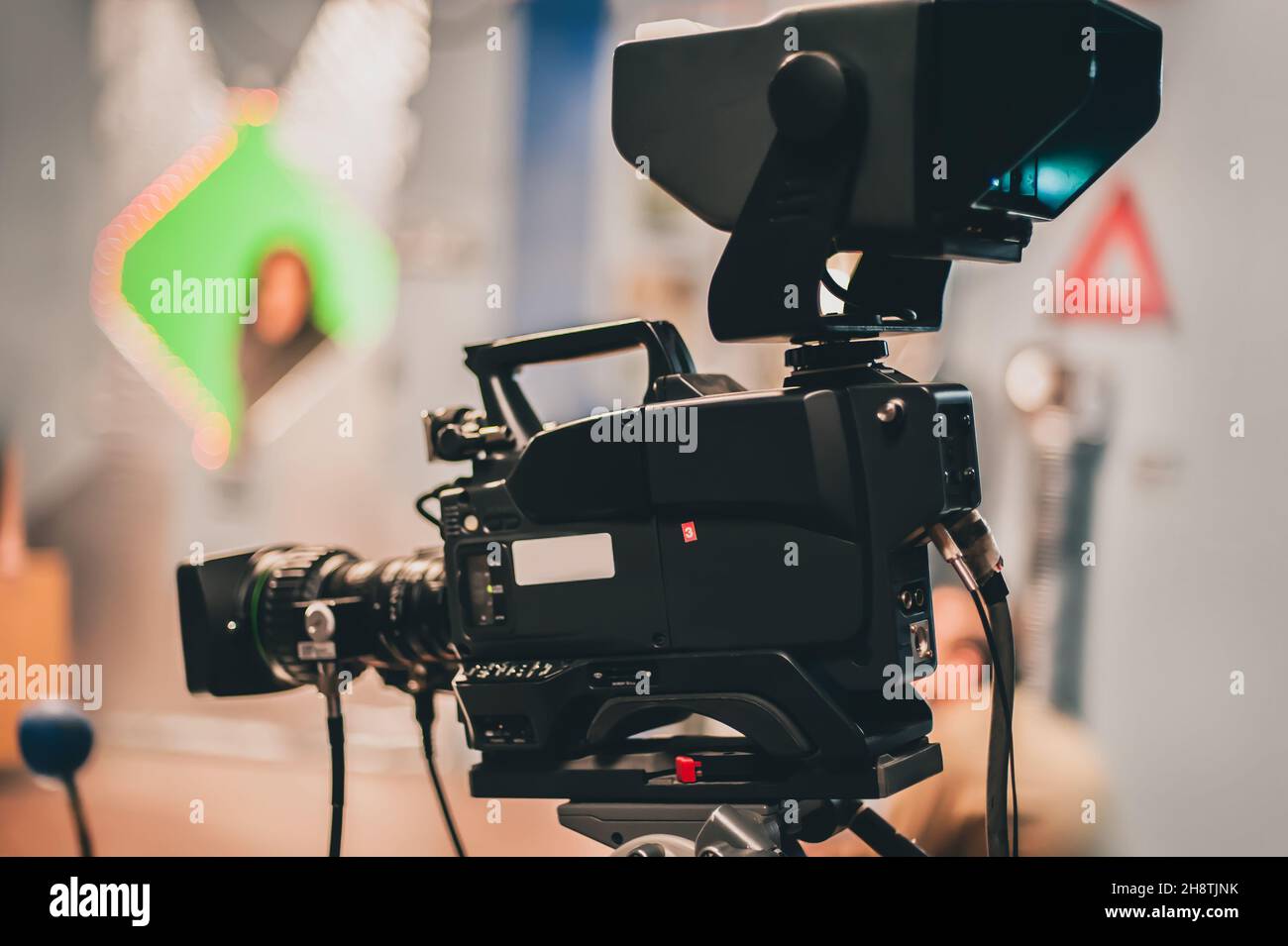 Behind the scene. Film camera in film studio Stock Photo - Alamy