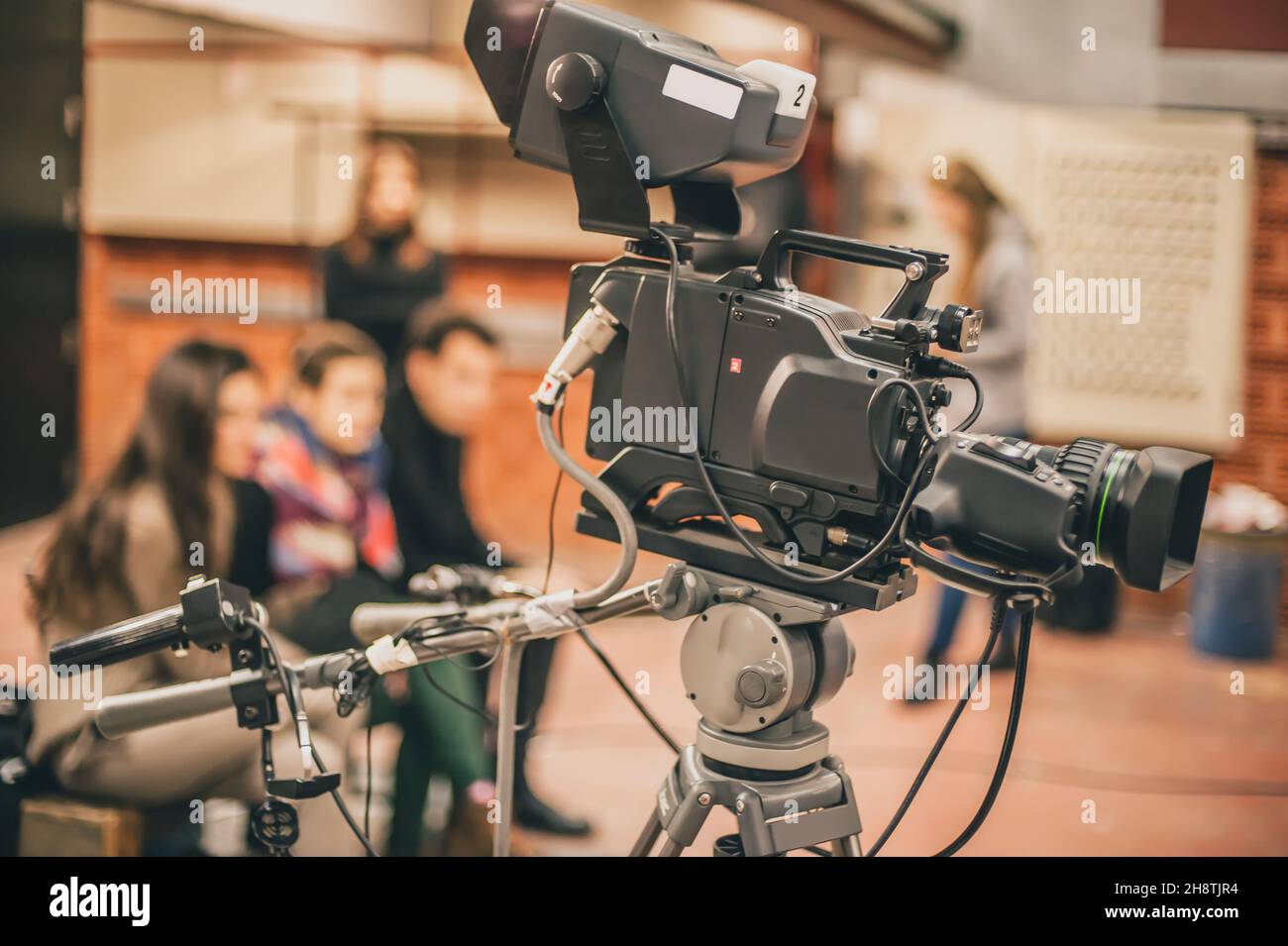 Behind the scene. Film camera in film studio Stock Photo - Alamy
