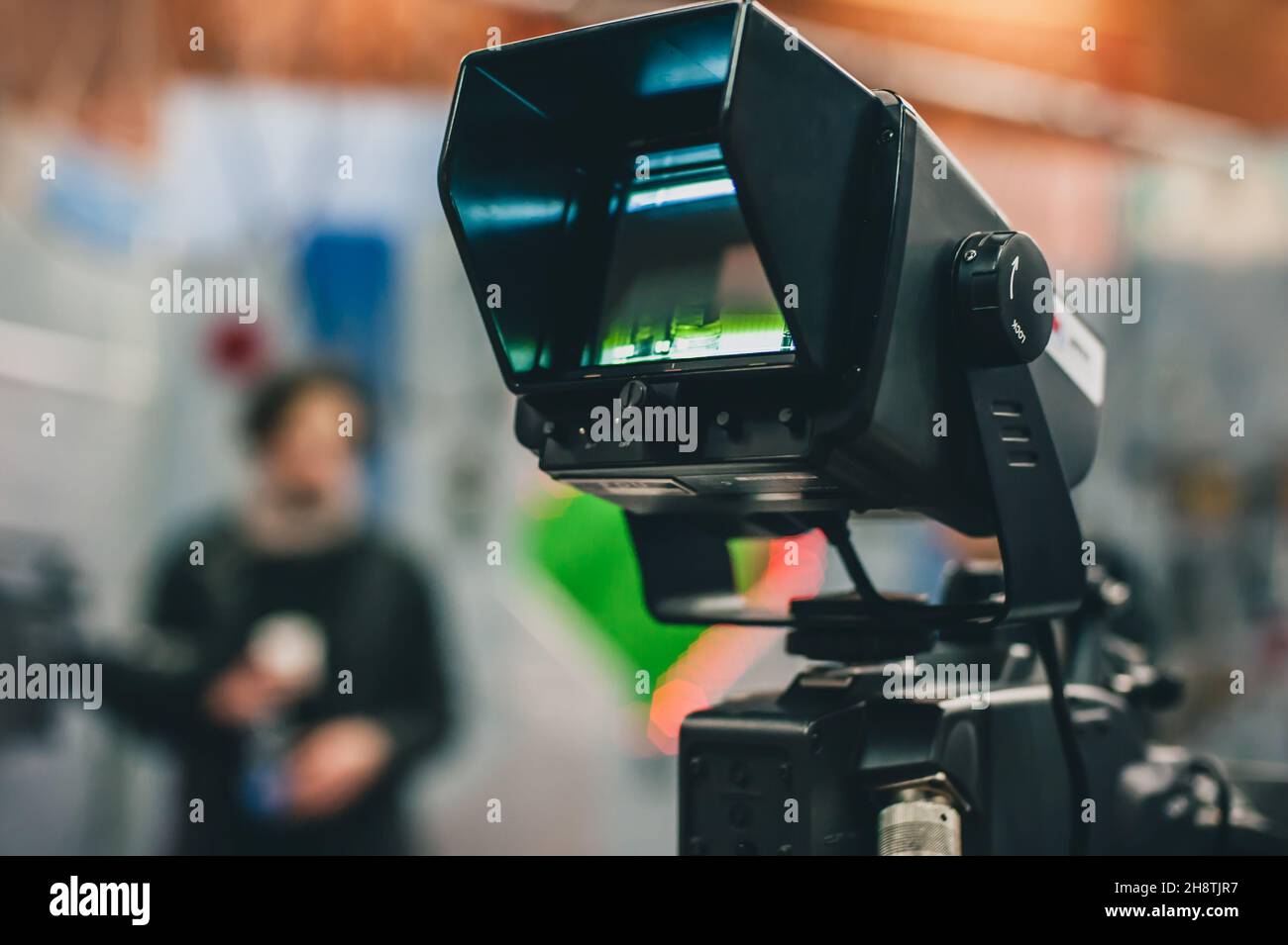 Behind the scene. Film camera in film studio Stock Photo - Alamy