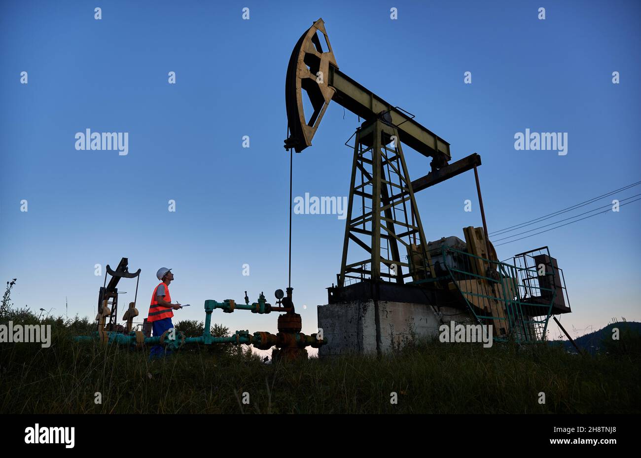Petroleum extraction hi-res stock photography and images - Alamy