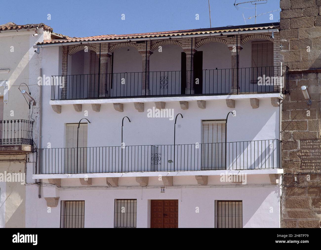 CASA-DET BALCON CON ARCOS. Location: EXTERIOR. CECLAVIN. CACERES. SPAIN ...
