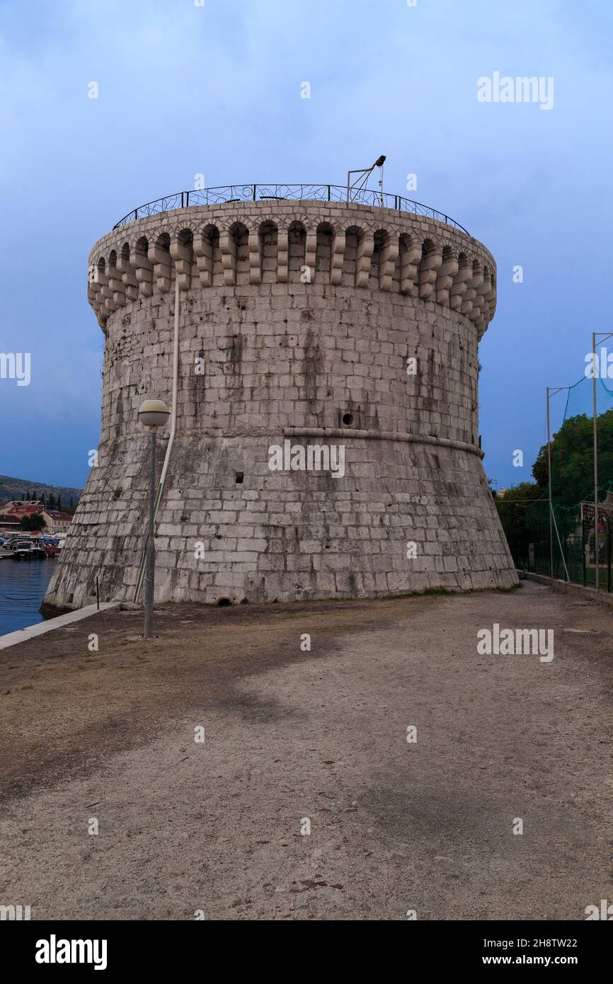 Medieval fortification hi-res stock photography and images - Alamy