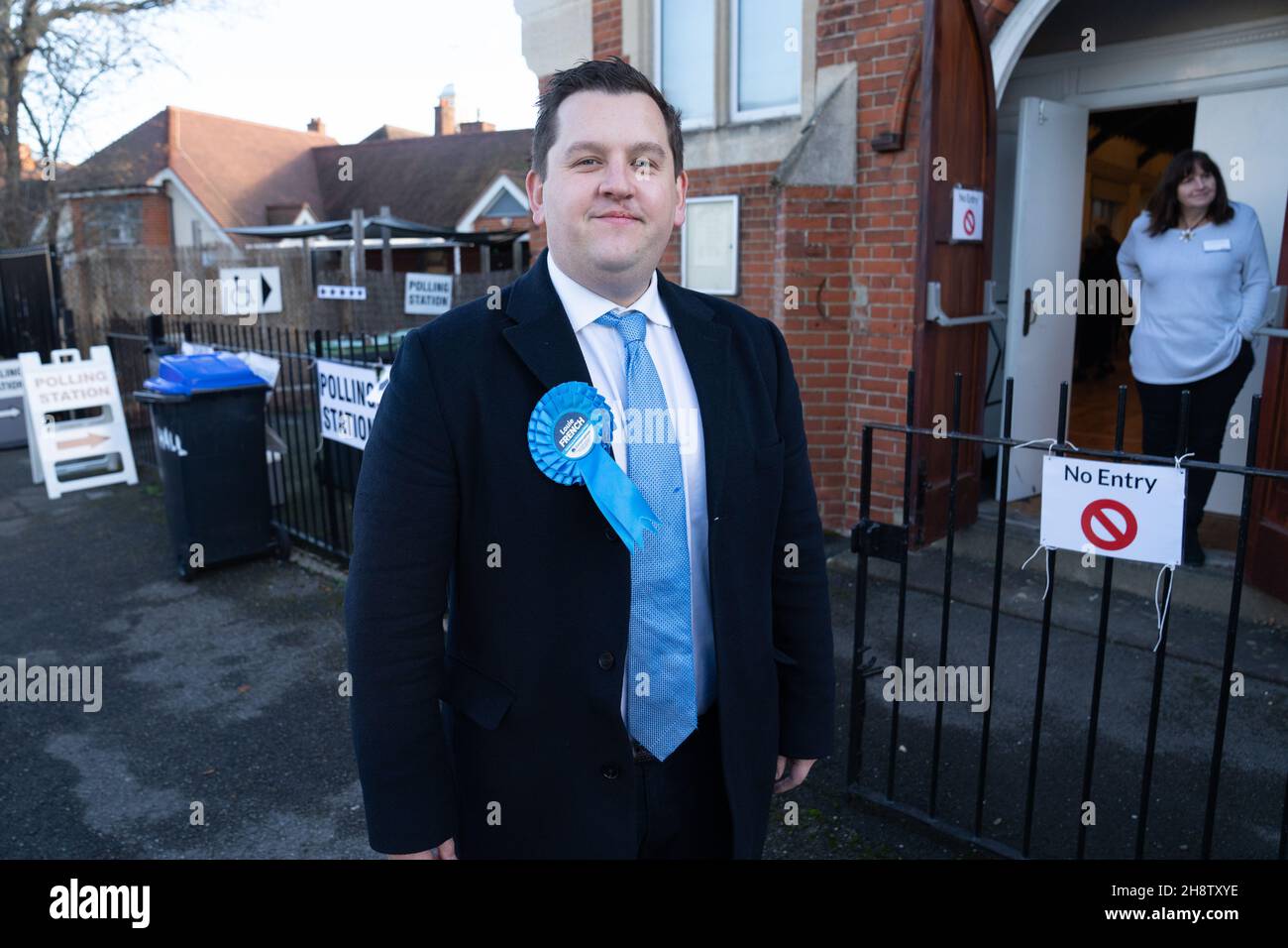 Louie cast hi-res stock photography and images - Alamy