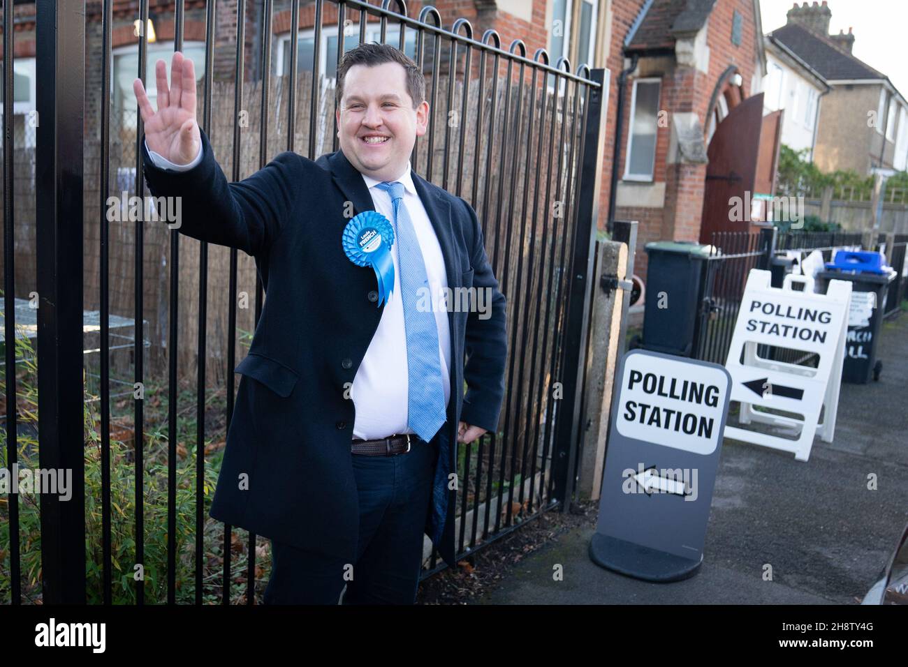 Louie cast hi-res stock photography and images - Alamy