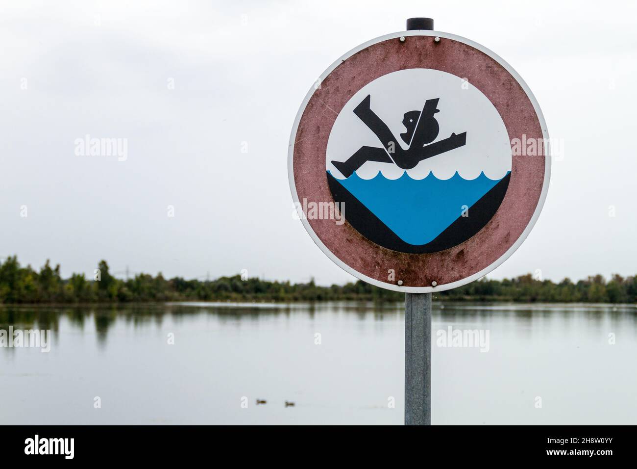 Deep water signage hi-res stock photography and images - Alamy