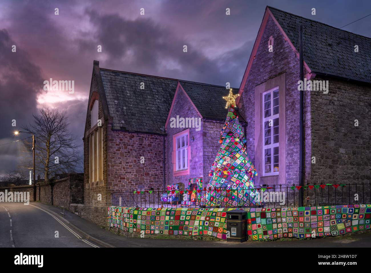 Appledore, North Devon, UK. 2nd Dec, 2021. A giant knitted and ...