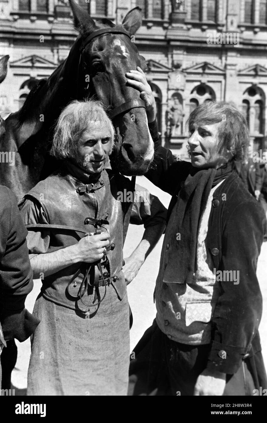 Schauspieler am Set für Liselotte von der Pfalz, Regie: Carl Froelich ...