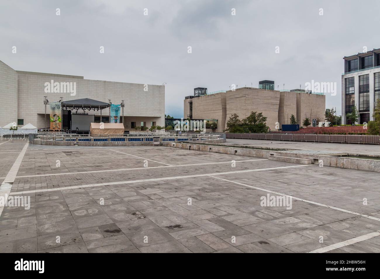 MONTERREY, MEXICO - OCTOBER 2, 2016: View on the Macroplaza square in ...