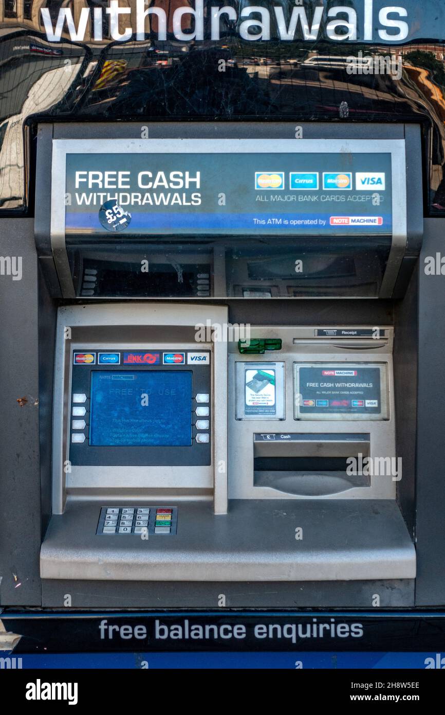 Free cash withdraws atm hi-res stock photography and images - Alamy