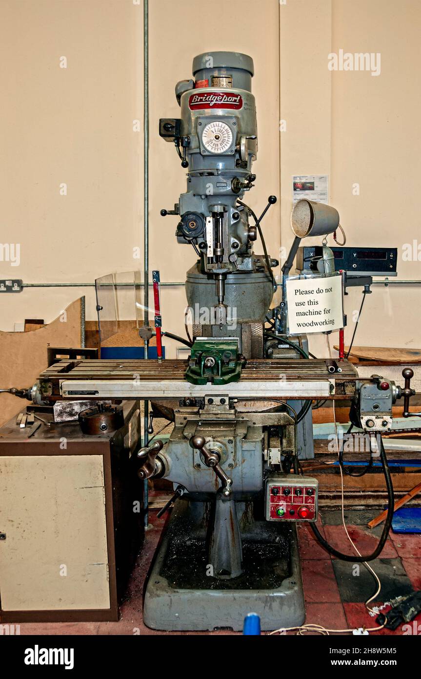 Vertical Mill Machine