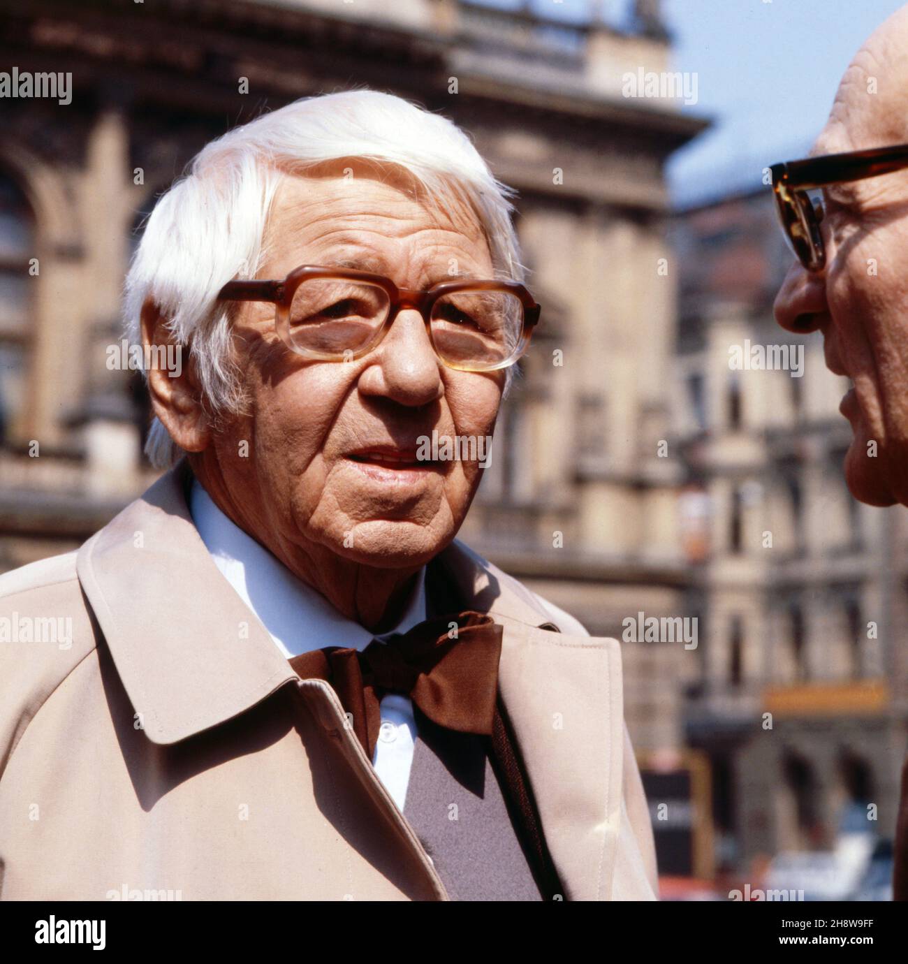 Paul hoerbiger hi-res stock photography and images - Alamy