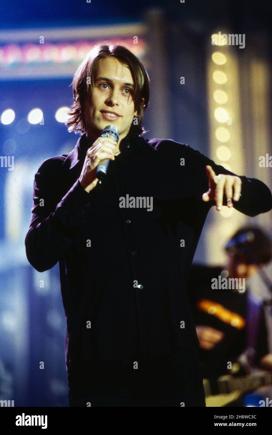 Mark Owen, britischer Sänger und Tänzer, bei einem Auftritt in der Show ...