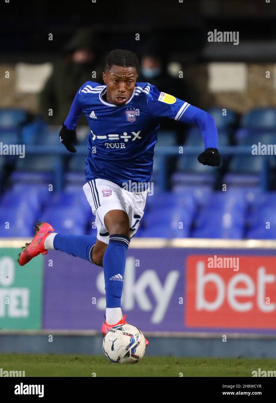 Efl trophy hi-res stock photography and images - Alamy