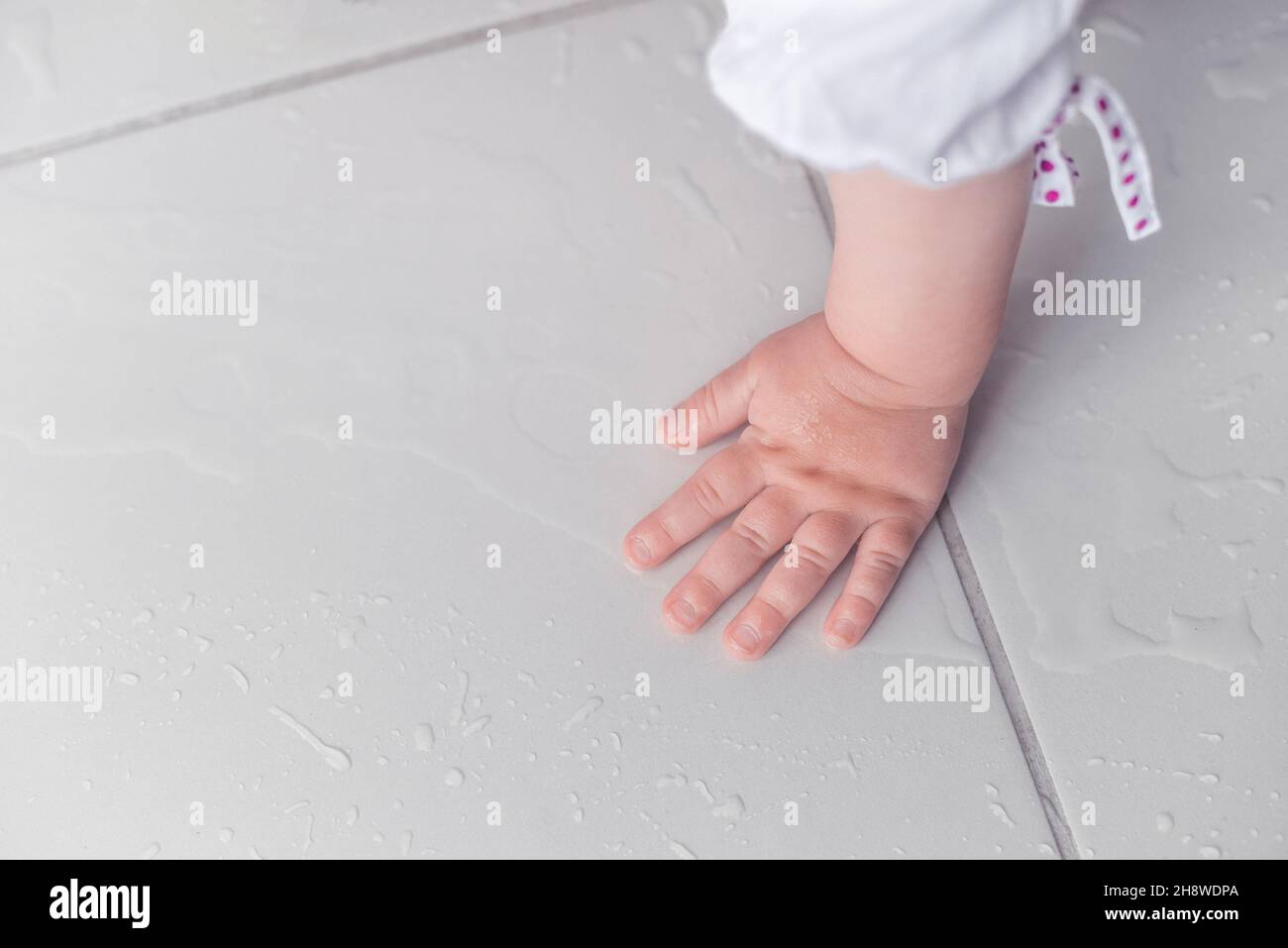 hand of a small child Stock Photo - Alamy