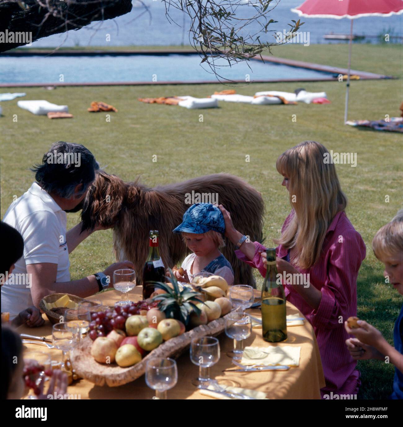 Mirja Larson und Unternehmer Gunter Sachs mit Sohn Christian Gunnar im ...