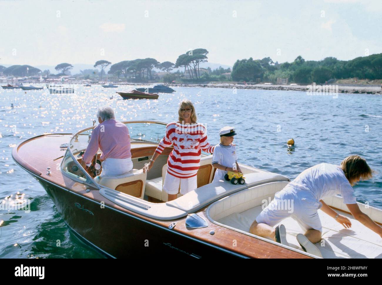 Gunter Sachs mit Ehefrau Mirja und den Söhnen Christian Gunnar (rechts ...