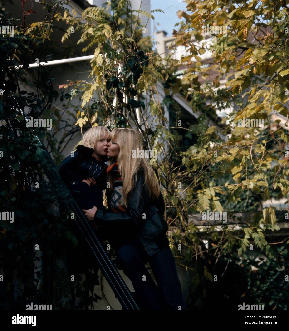 Mirja Larson, Ehefrau von Unternehmer Gunter Sachs, mit Sohn Christian ...