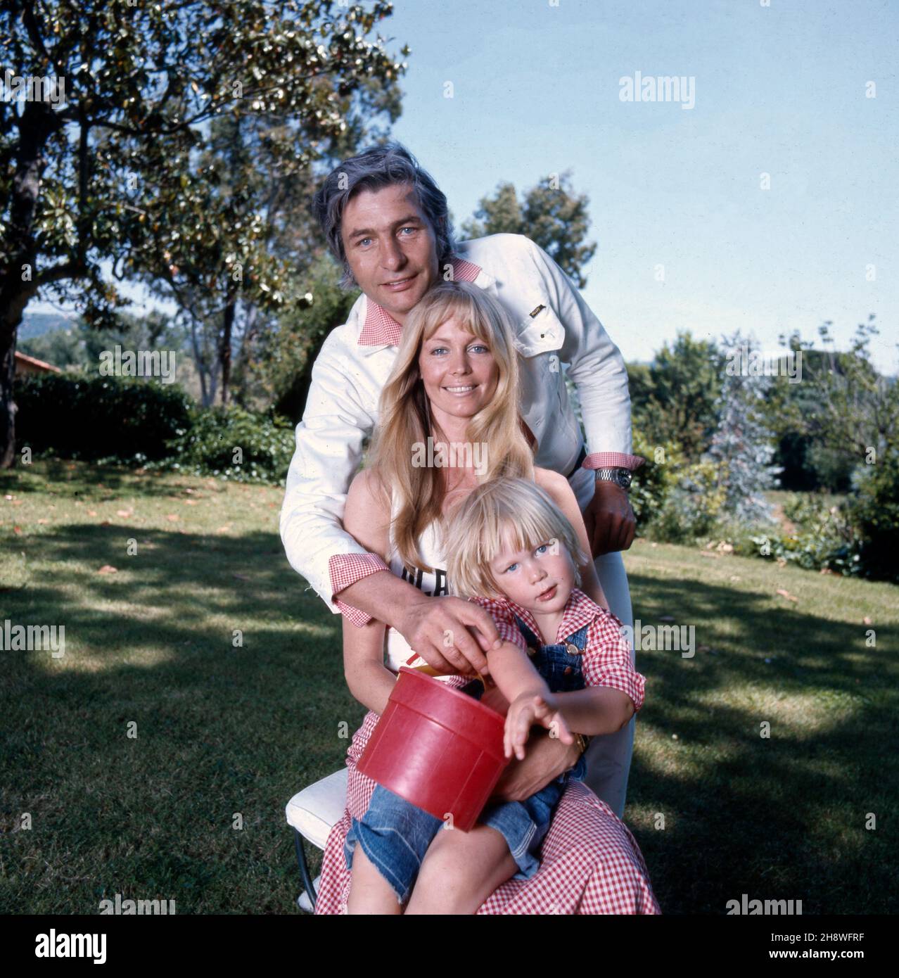 Mirja Larson und Unternehmer Gunter Sachs mit Sohn Christian Gunnar im ...