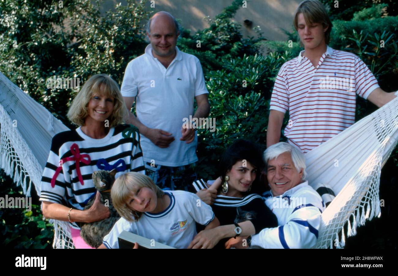Gunter Sachs mit Ehefrau Mirja und den Söhnen Christian Gunnar (links ...