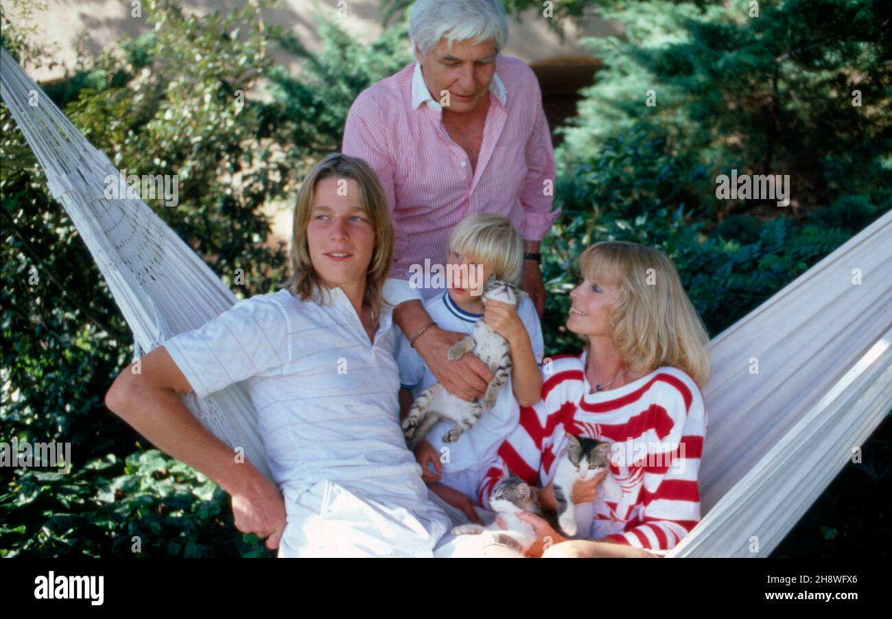 Gunter Sachs mit Ehefrau Mirja und den Söhnen Christian Gunnar (links ...