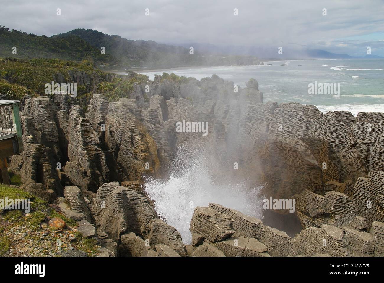 Pancake rocks in Punakaiki, New Zealand. The Pancake Rocks at Dolomite ...