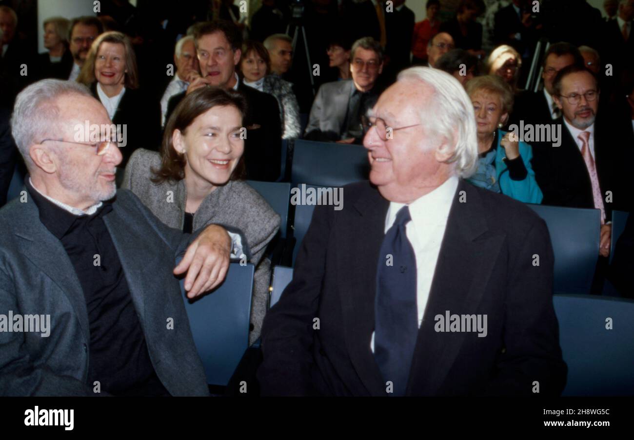 Gerhard Richter und Architekt Richard Meier (rechts) im Museum Frieder ...