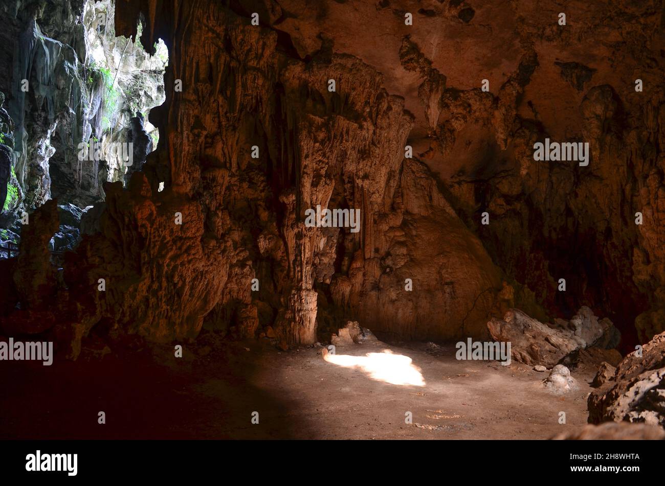 Sun rays in cave Stock Photo - Alamy