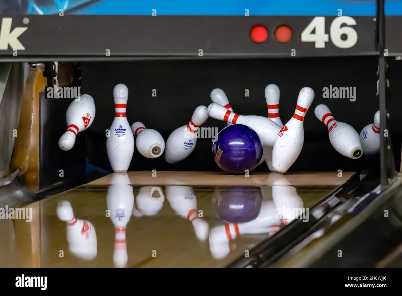 Hitting pins hi-res stock photography and images - Alamy