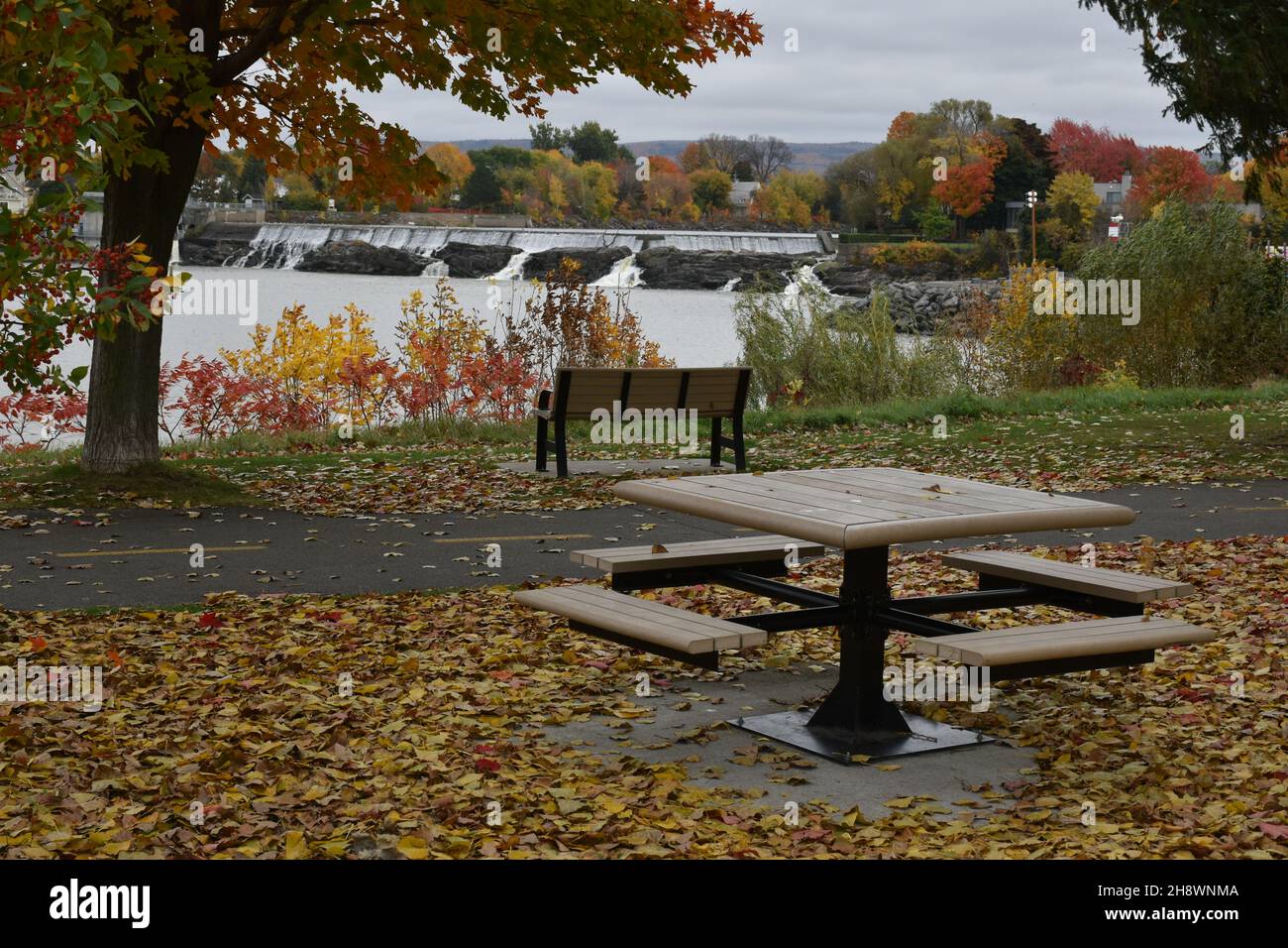 A rest area in autumn, Montmagny, Québec, Canada Stock Photo - Alamy