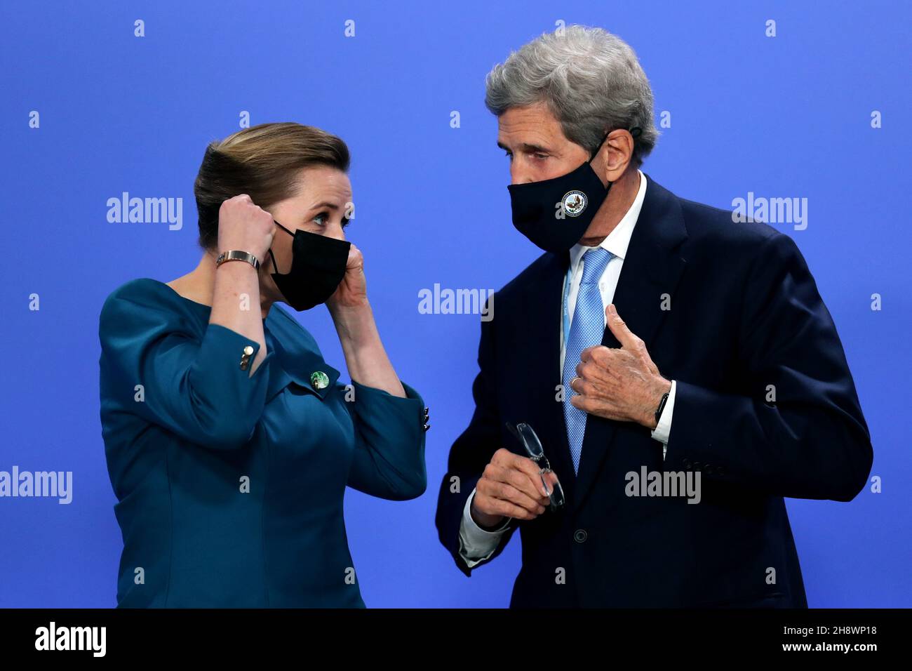 John kerry mask hi-res stock photography and images - Alamy