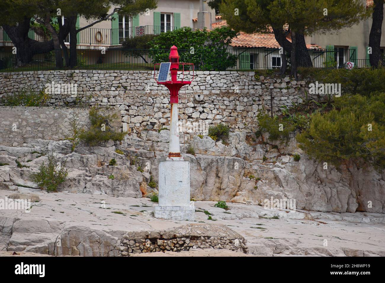France lighthouse harbor red hi-res stock photography and images - Alamy
