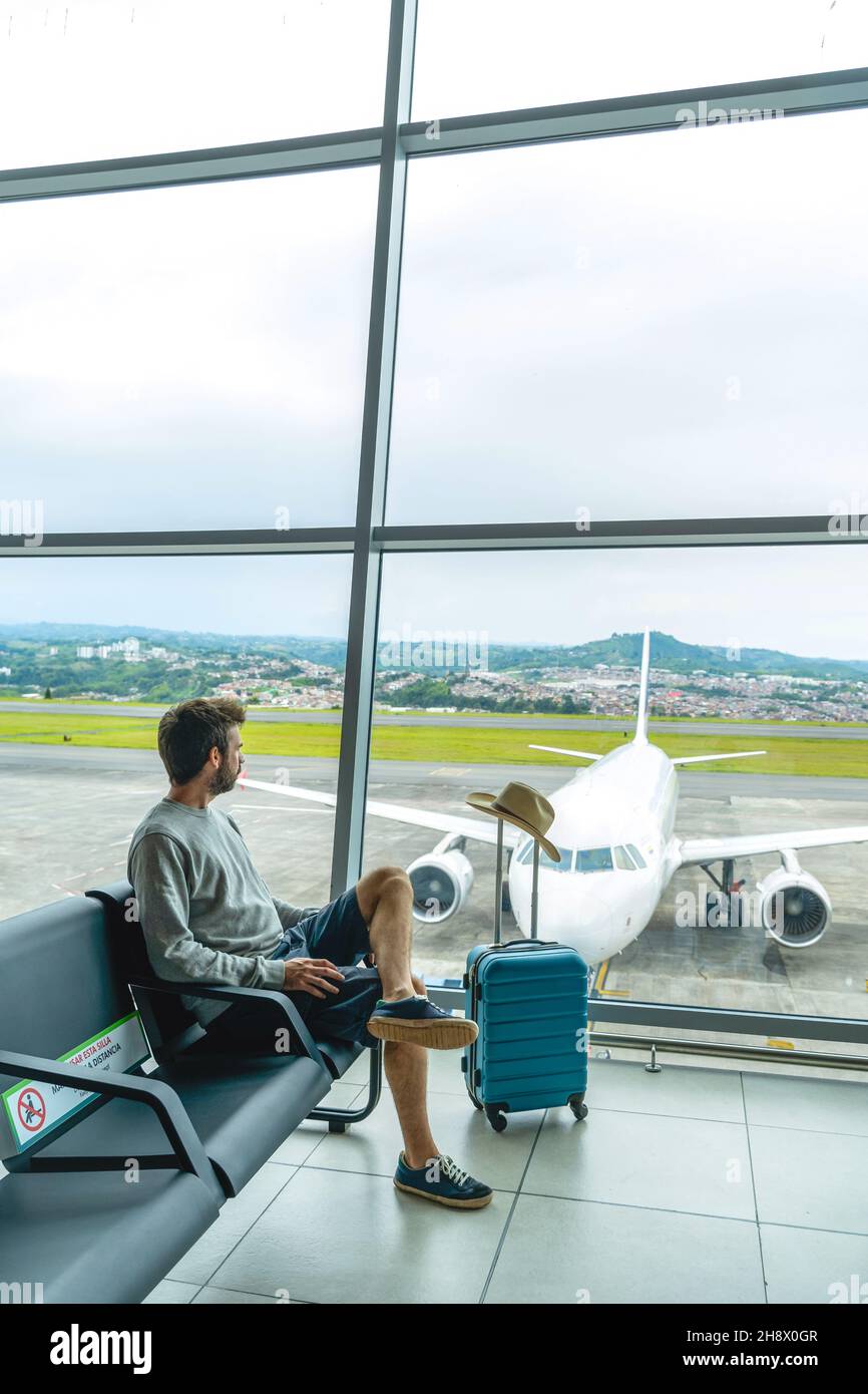 Throw window hi-res stock photography and images - Alamy