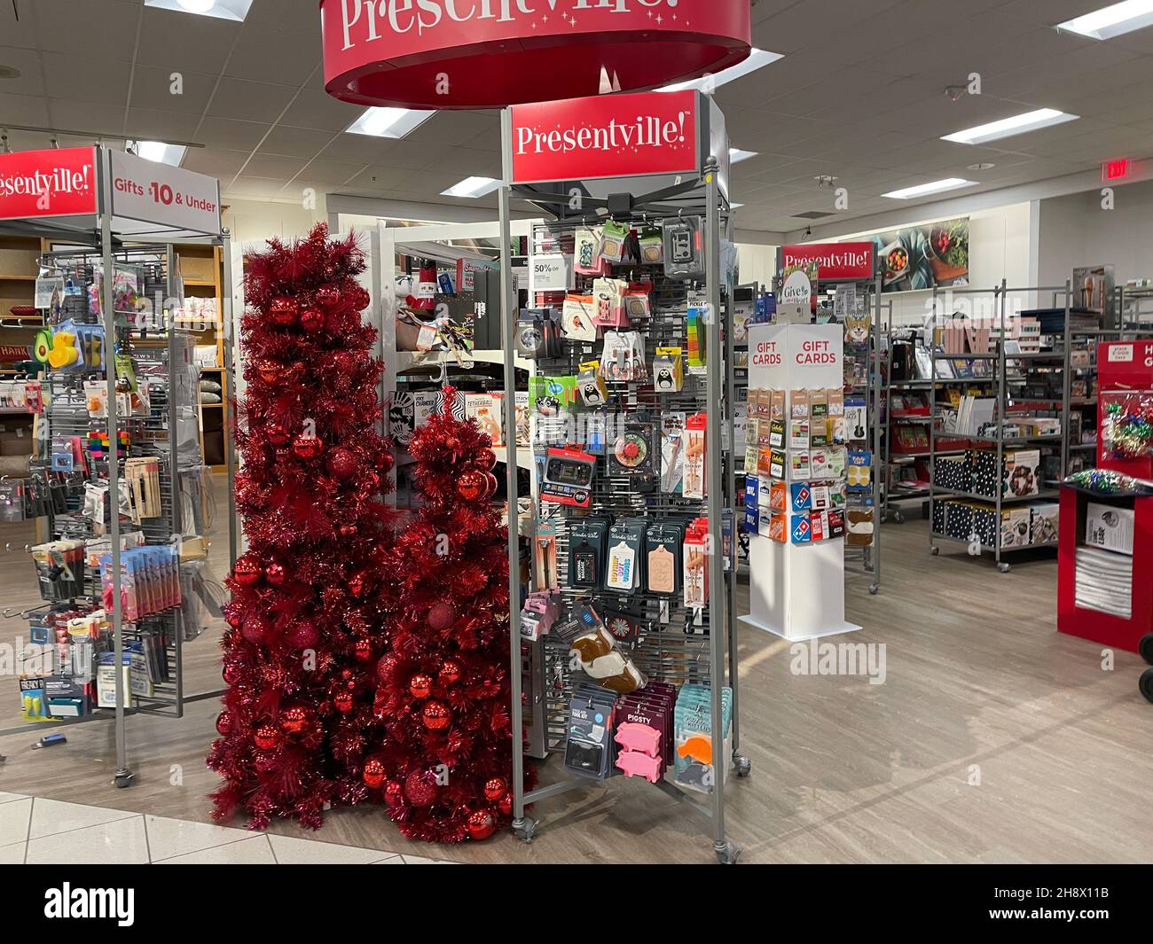 Kohls store interior hi-res stock photography and images - Alamy