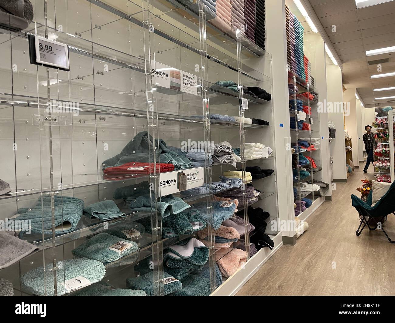 Kohls store interior hi-res stock photography and images - Alamy
