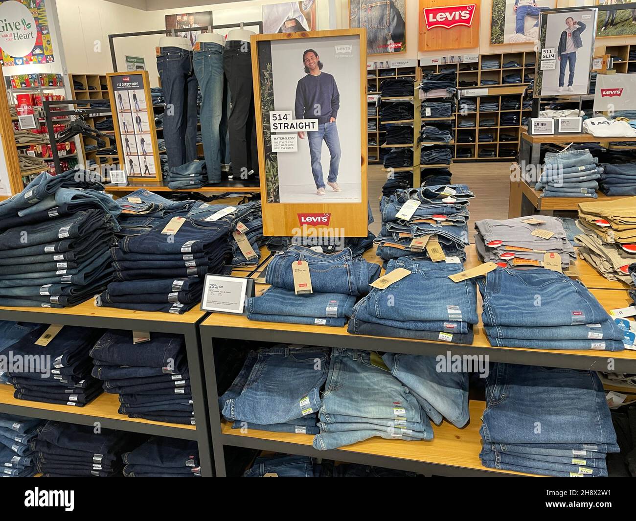 Kohls store interior hi-res stock photography and images - Alamy