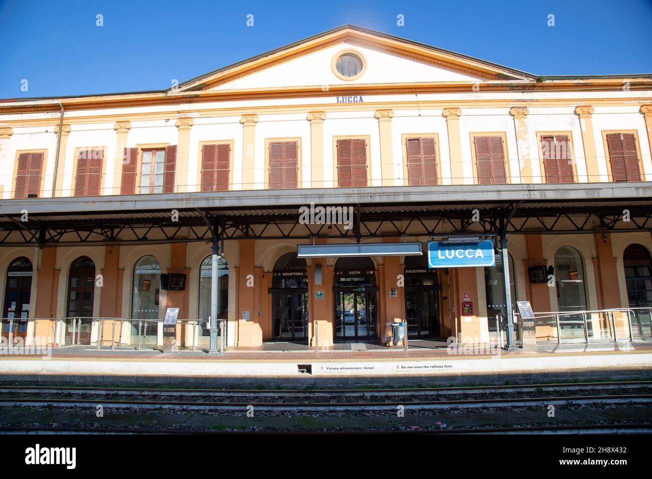 Lucca train station hi-res stock photography and images - Alamy