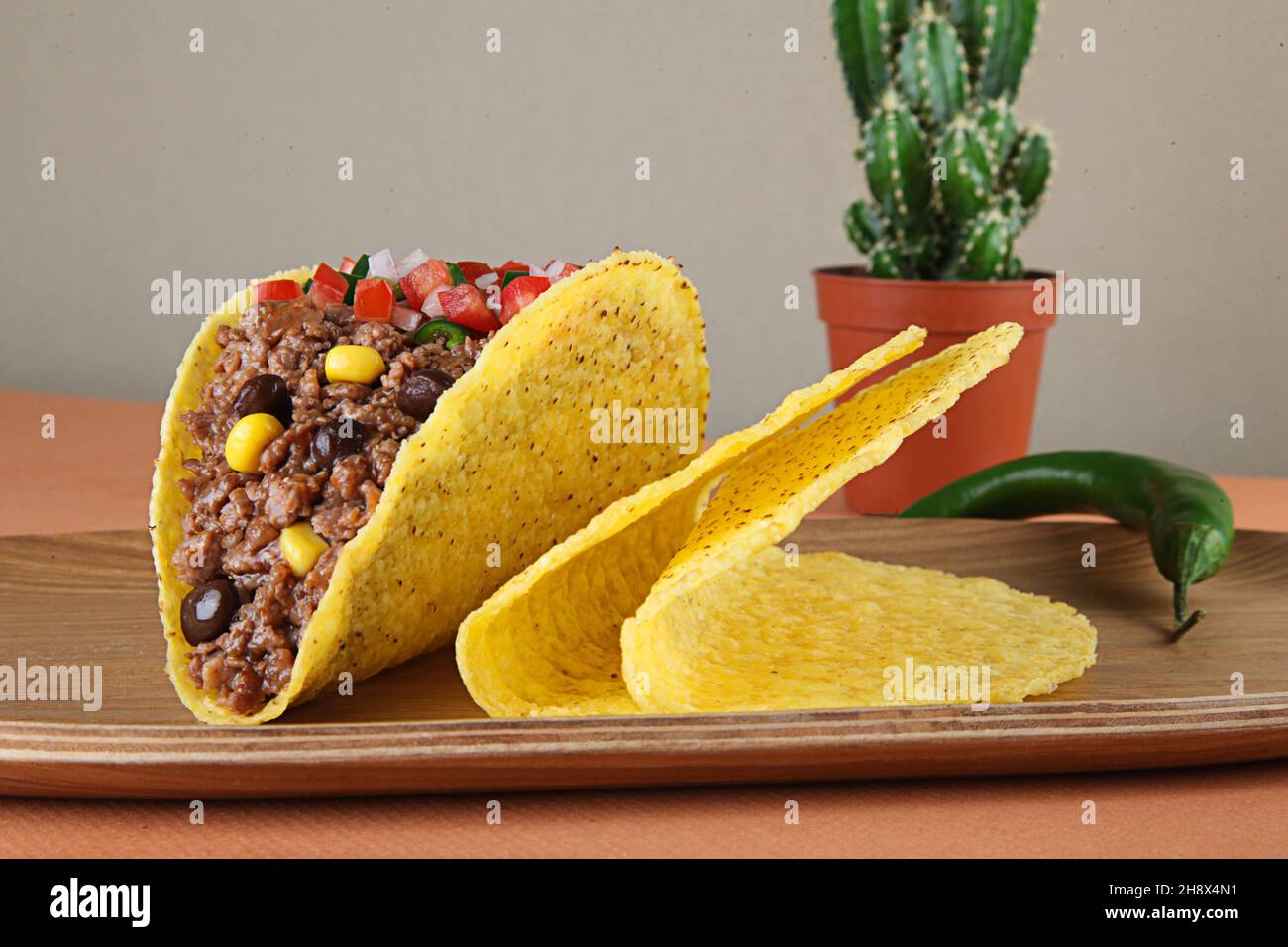 Soft shell taco hi-res stock photography and images - Alamy