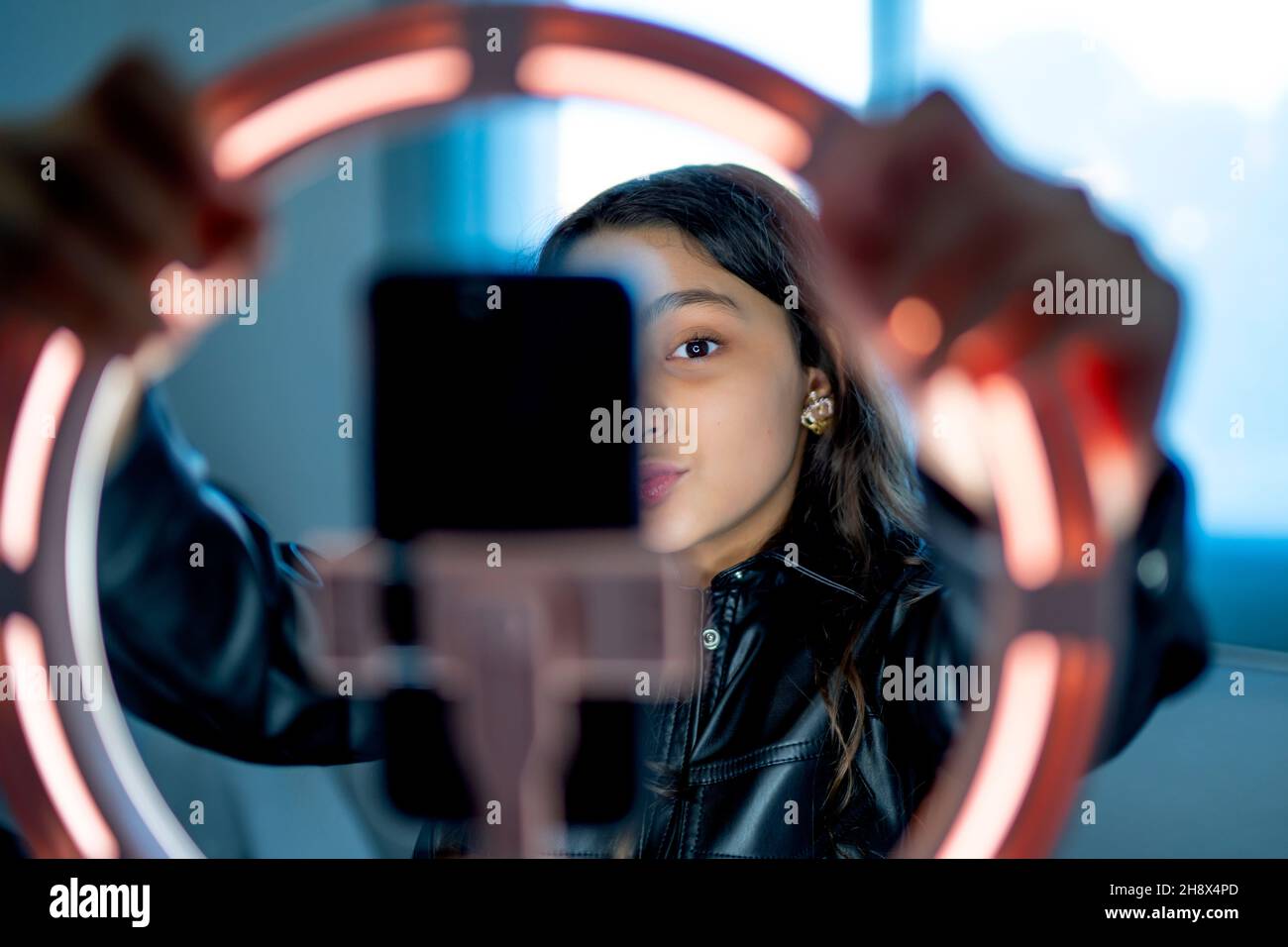 Underage girl hi-res stock photography and images - Alamy