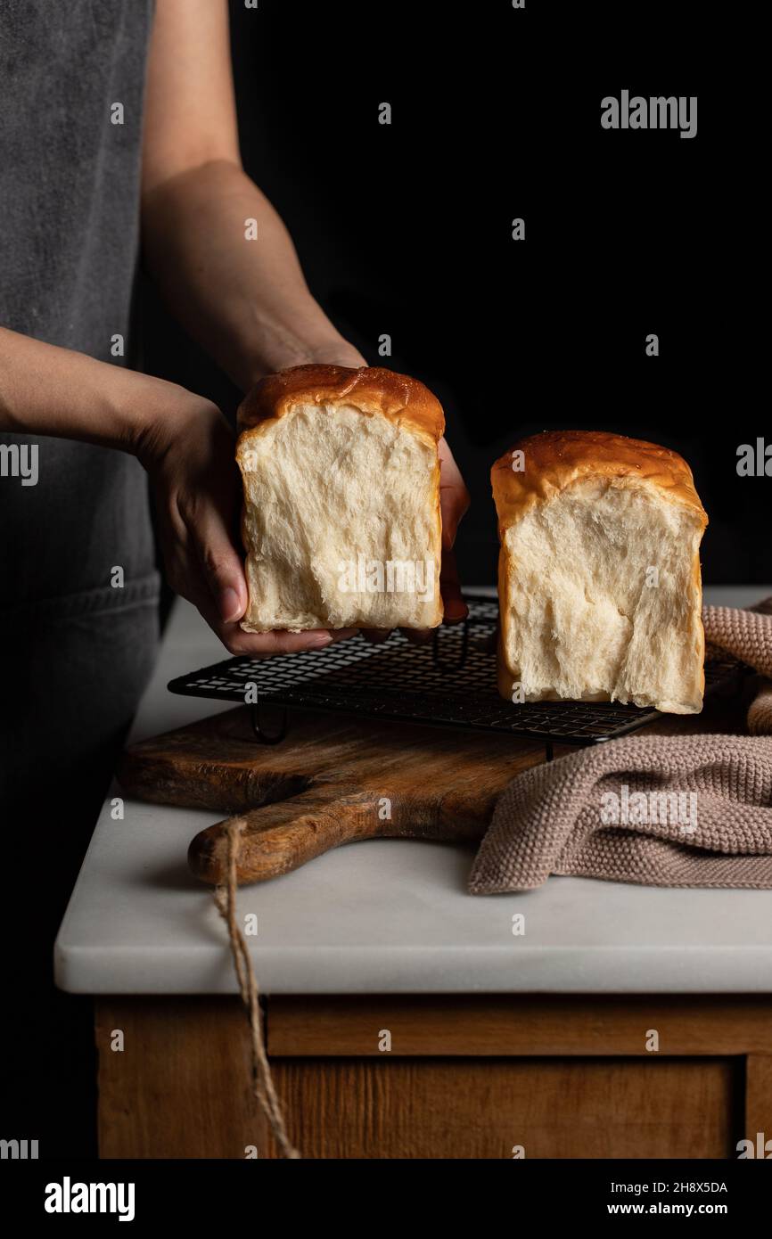 Half loaf bread chopping board hi-res stock photography and images - Alamy
