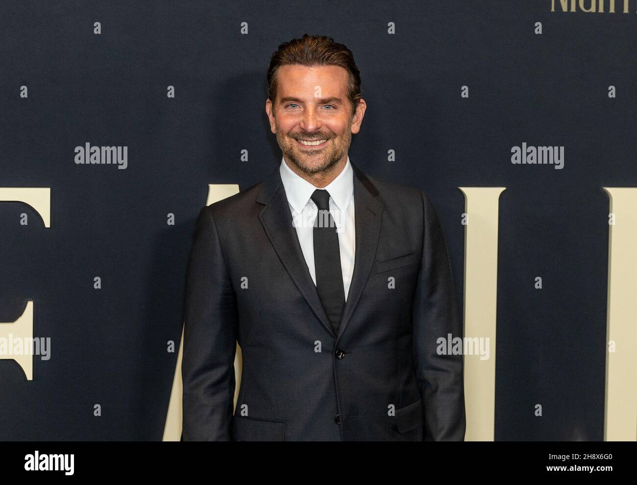 Bradley cooper nightmare alley 2021 hi-res stock photography and images ...