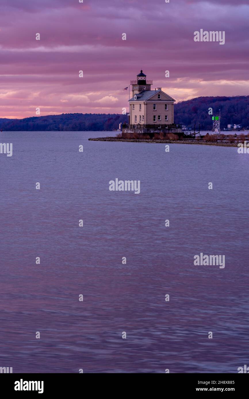 Kingston, NY - USA -Nov. 27, 2021: Vertical sunrise view of the ...