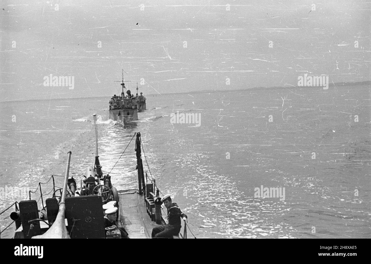 Minesweeper minesweepers hi-res stock photography and images - Alamy