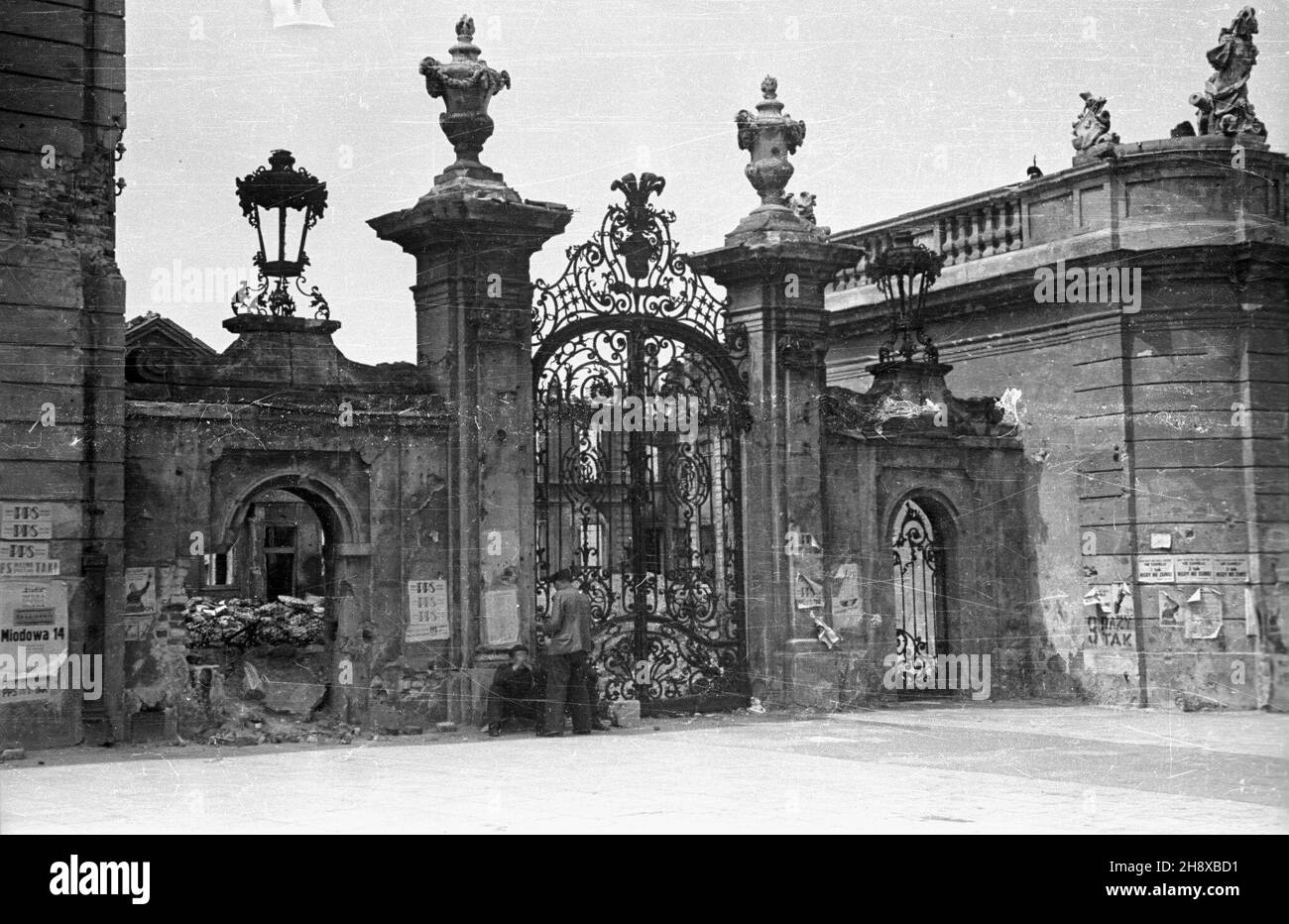 Palace of potocki family hi-res stock photography and images - Alamy