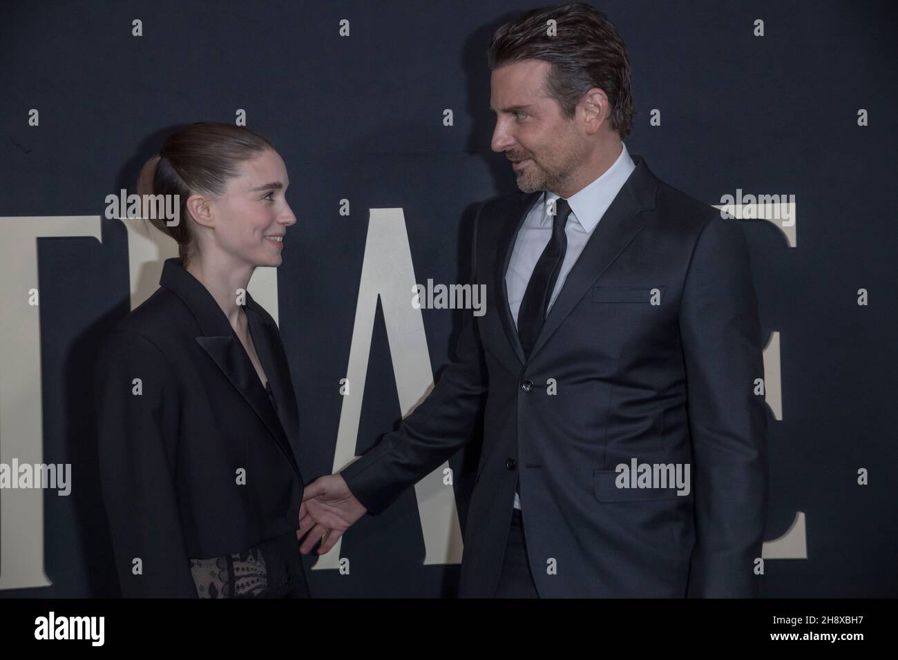 New York, United States. 01st Dec, 2021. Rooney Mara (L) and Bradley ...