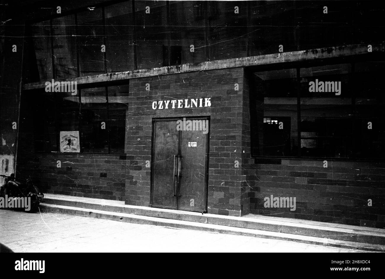 Dailies Black and White Stock Photos & Images - Alamy