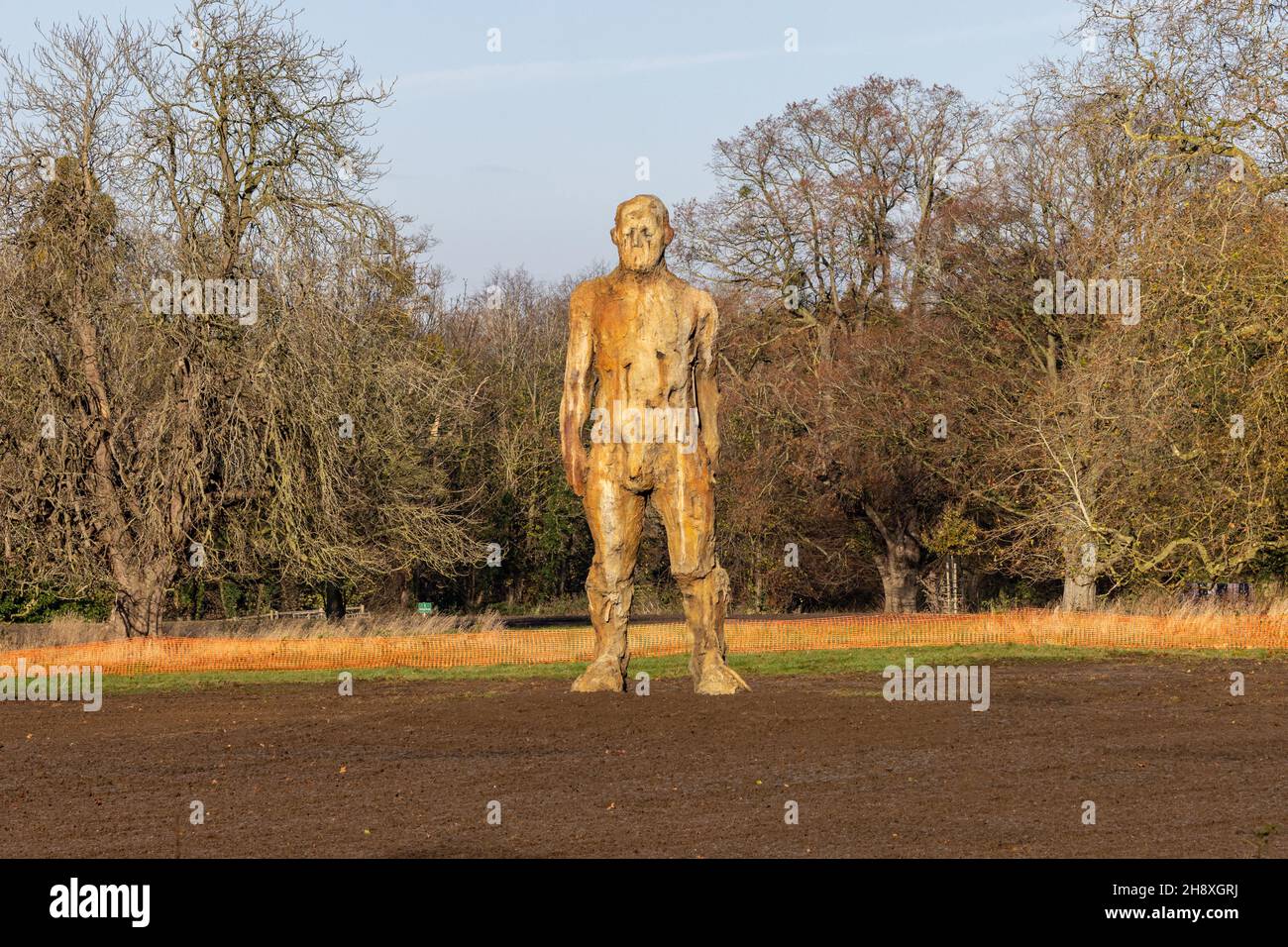The Yoxman - 7.9m bronze sculpture of a man by Laurence Edwards that ...