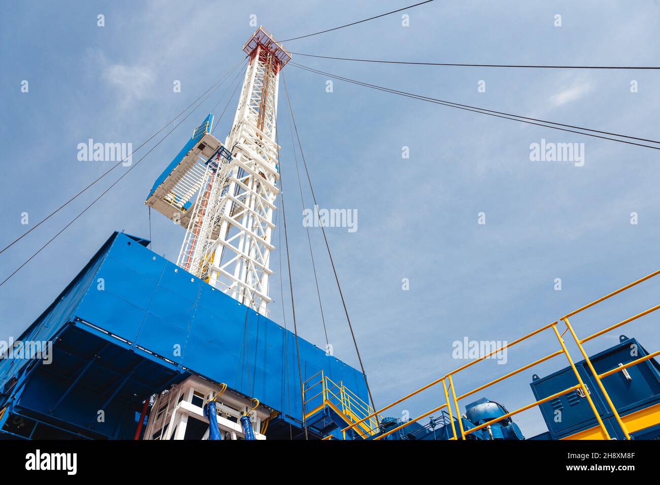 Mobile drilling rig close-up. Drilling and servicing oil and gas wells ...