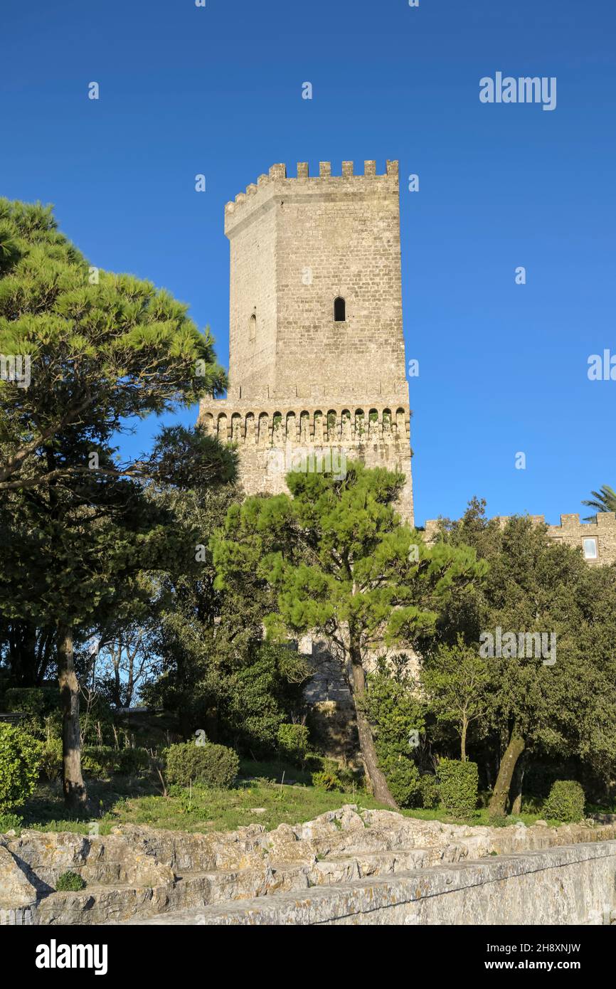 Torri europa hi-res stock photography and images - Alamy